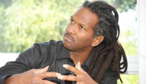 “Brasil vive um apartheid silencioso e culpam as drogas”, diz Carl Hart ...